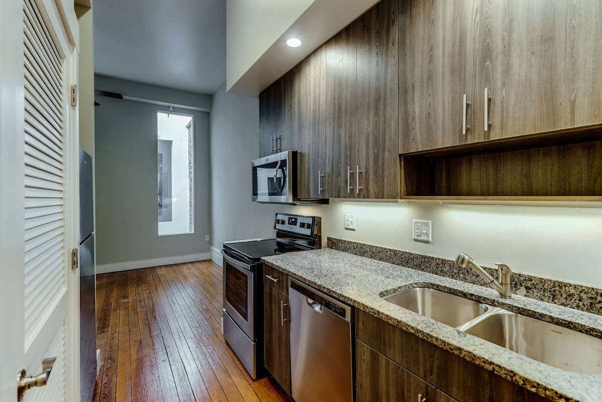 Photos – Metro Sound Apartments in the Arts District
